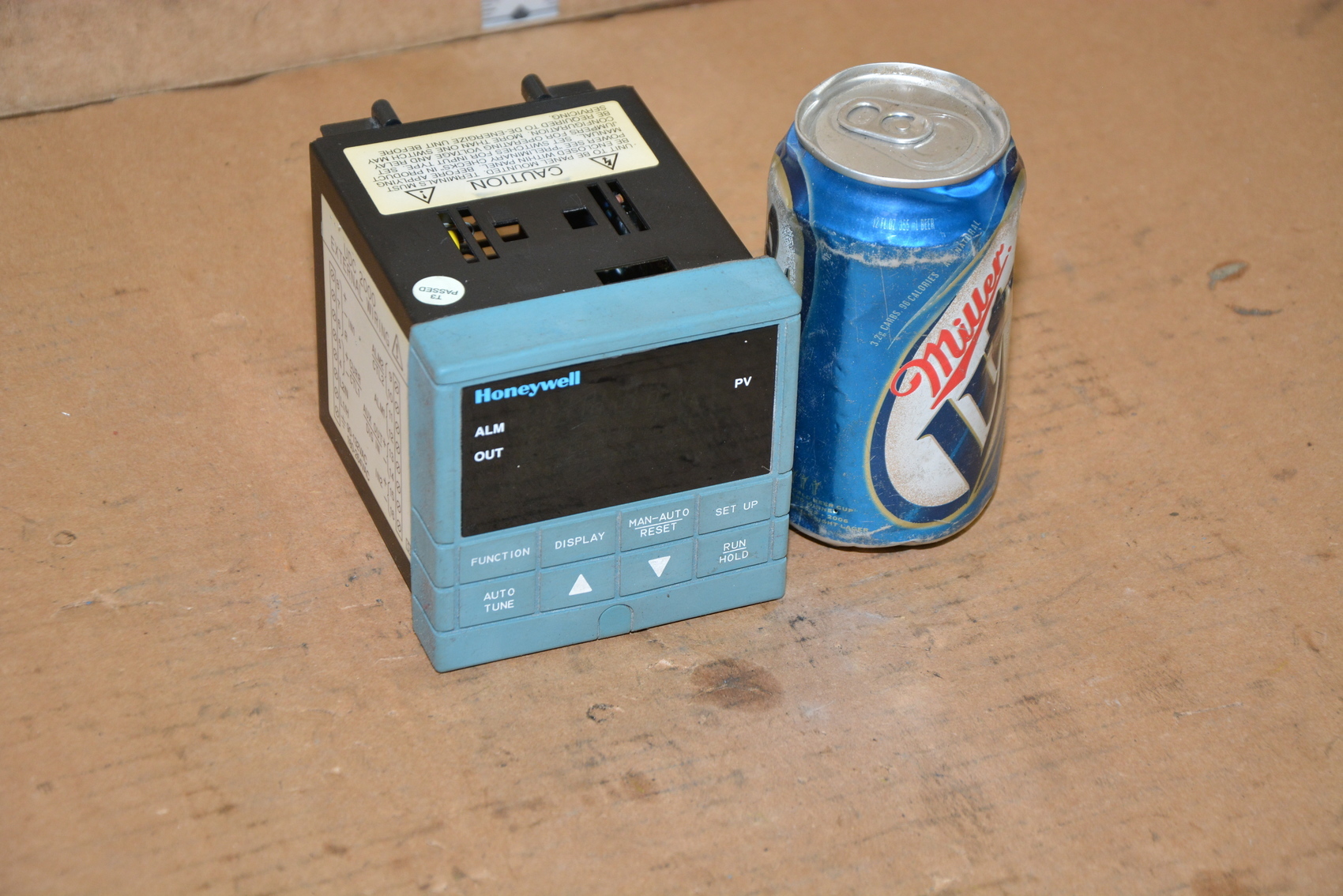 Honeywell UDC2000 Mini-PRO Temperature Controller 120 VAC;10 VA Honeywell UDC2000 Mini-PRO Temperature Controller 120 VAC;10 VA