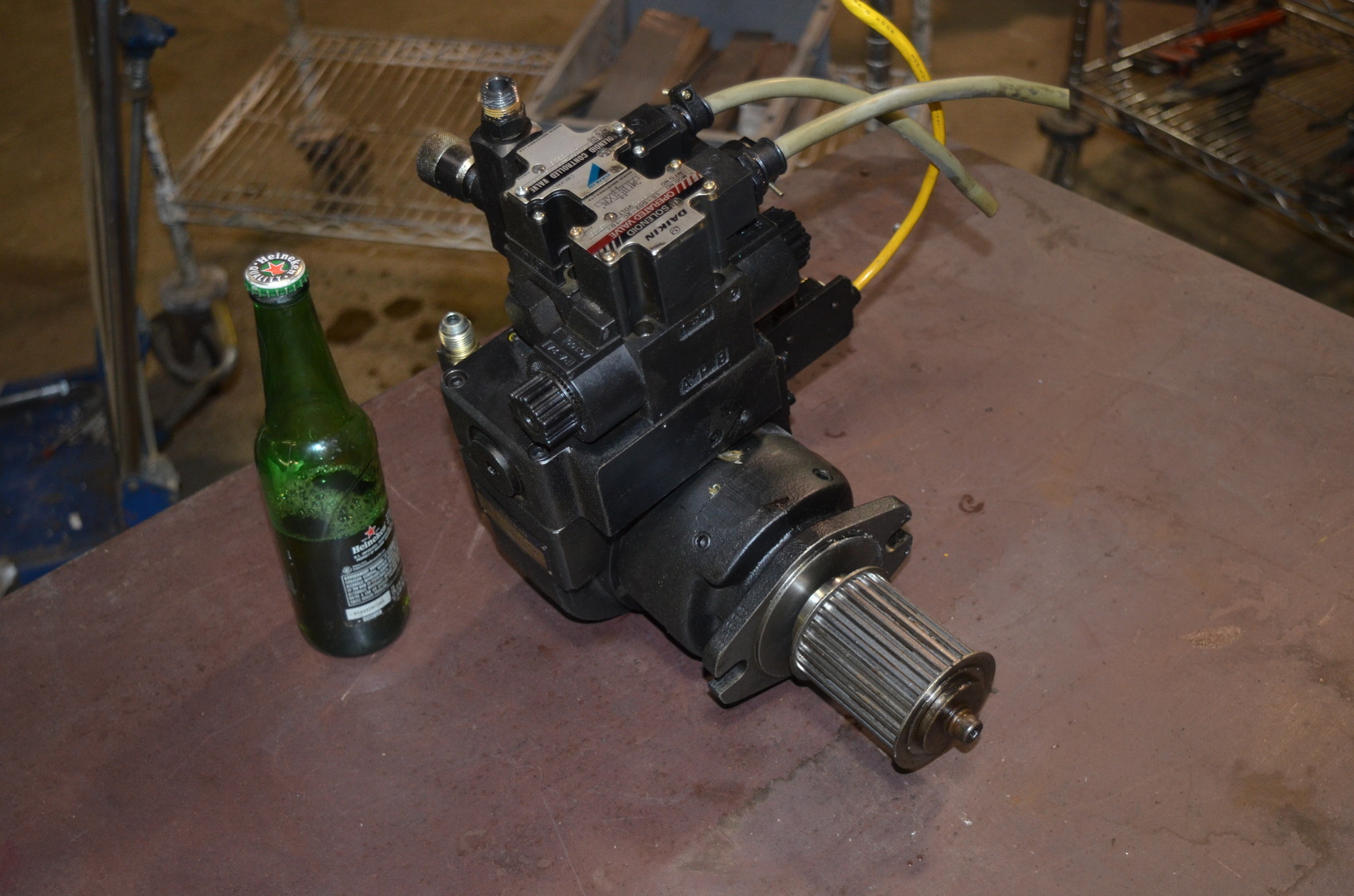 Daikin 145A-2VO-3-20-L-320 Hydraulic motor;LS-G02-2CA-10-N;KS0-G02-2BA Daikin 145A-2VO-3-20-L-320 Hydraulic motor;LS-G02-2CA-10-N;KS0-G02-2BA