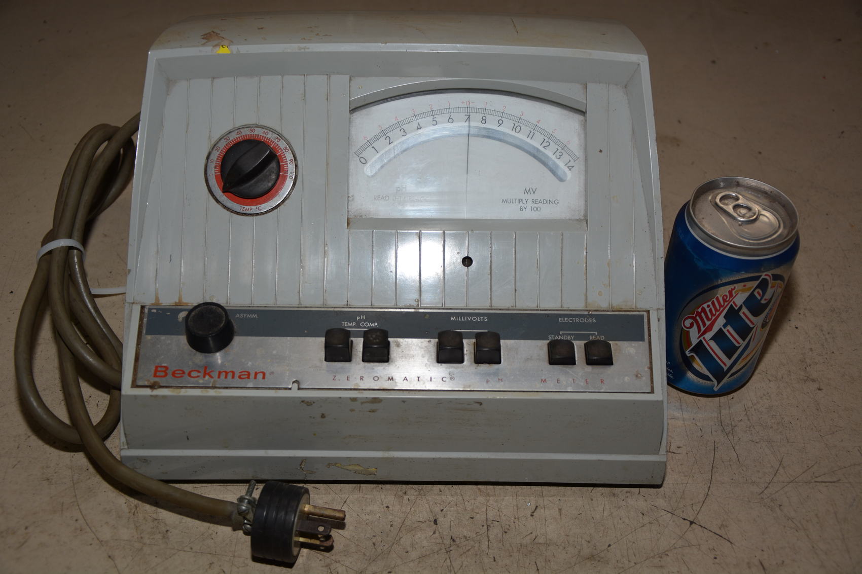 Beckman Zeromatic Meter Ph 115VAC Model 96 Cat No. 9600 Made in USA