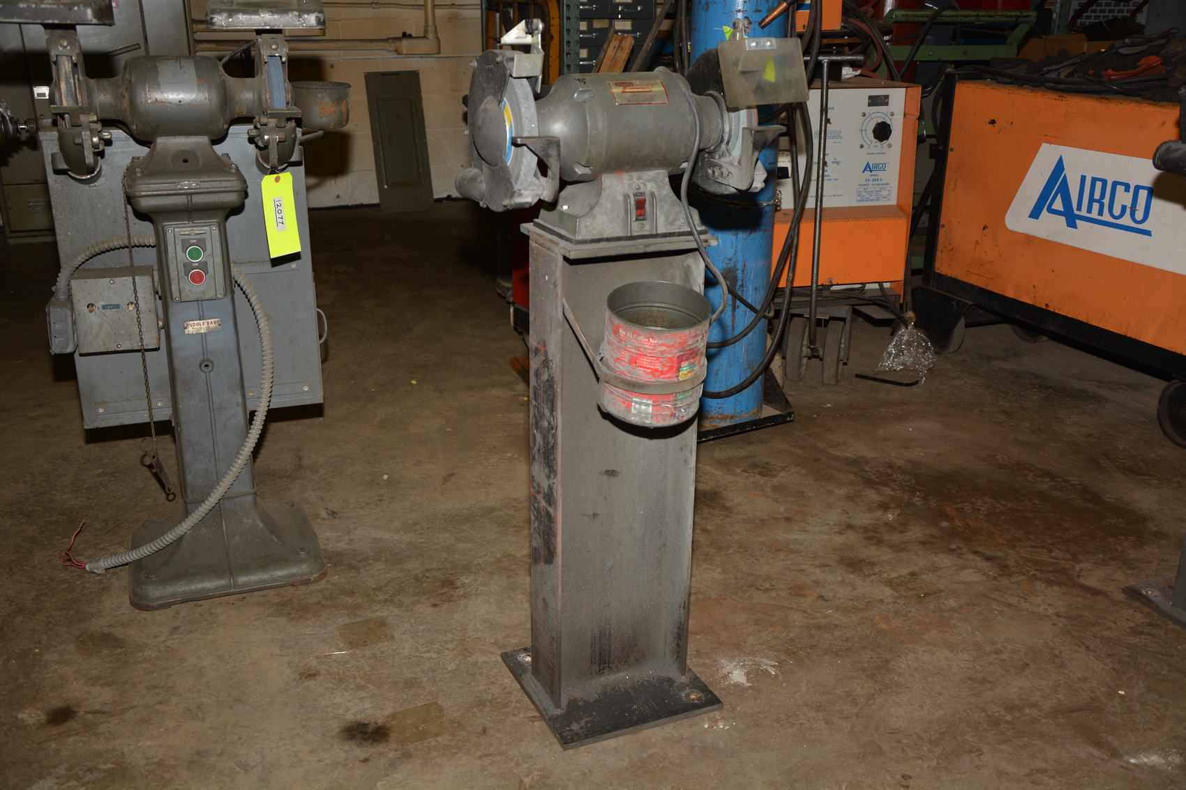 Dayton 8" Double End Single Phase Bench Grinder, 3/4 HP, Steel Base