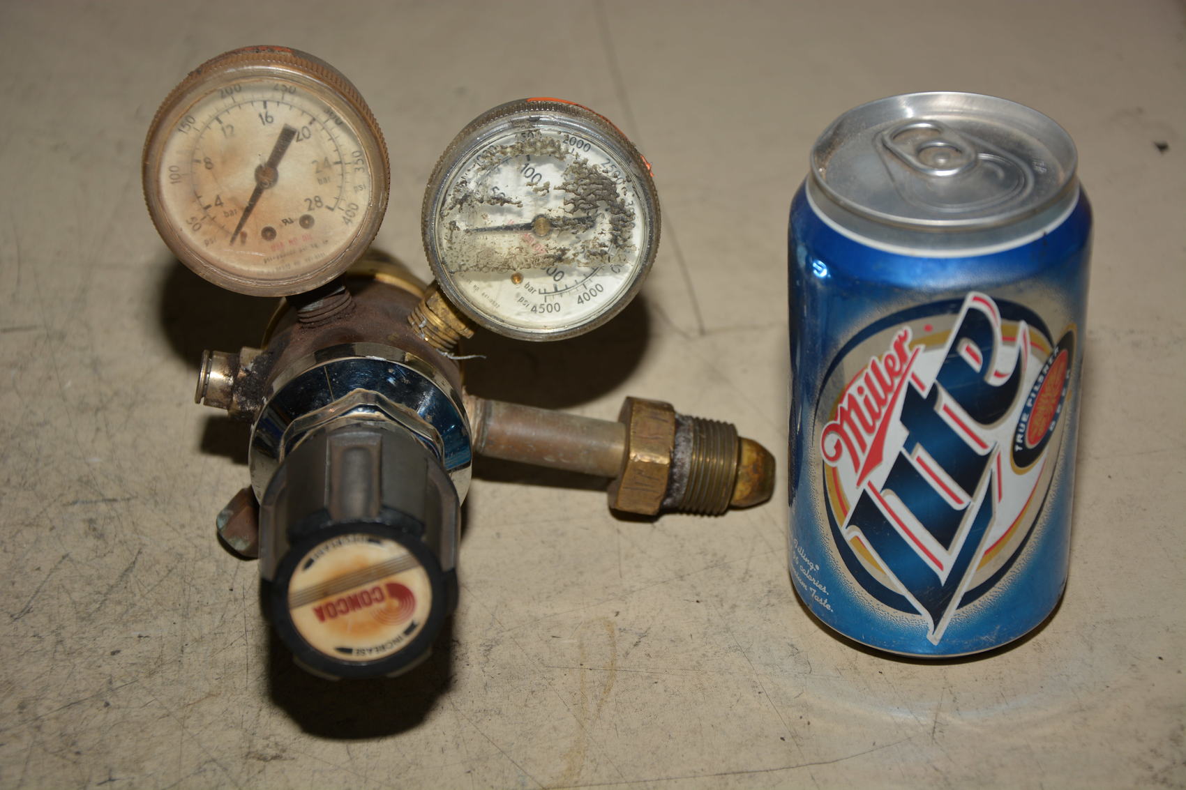 Concoa 806 5241 High-Pressure Inert Gas Regulator Valve, 3,000 PSI