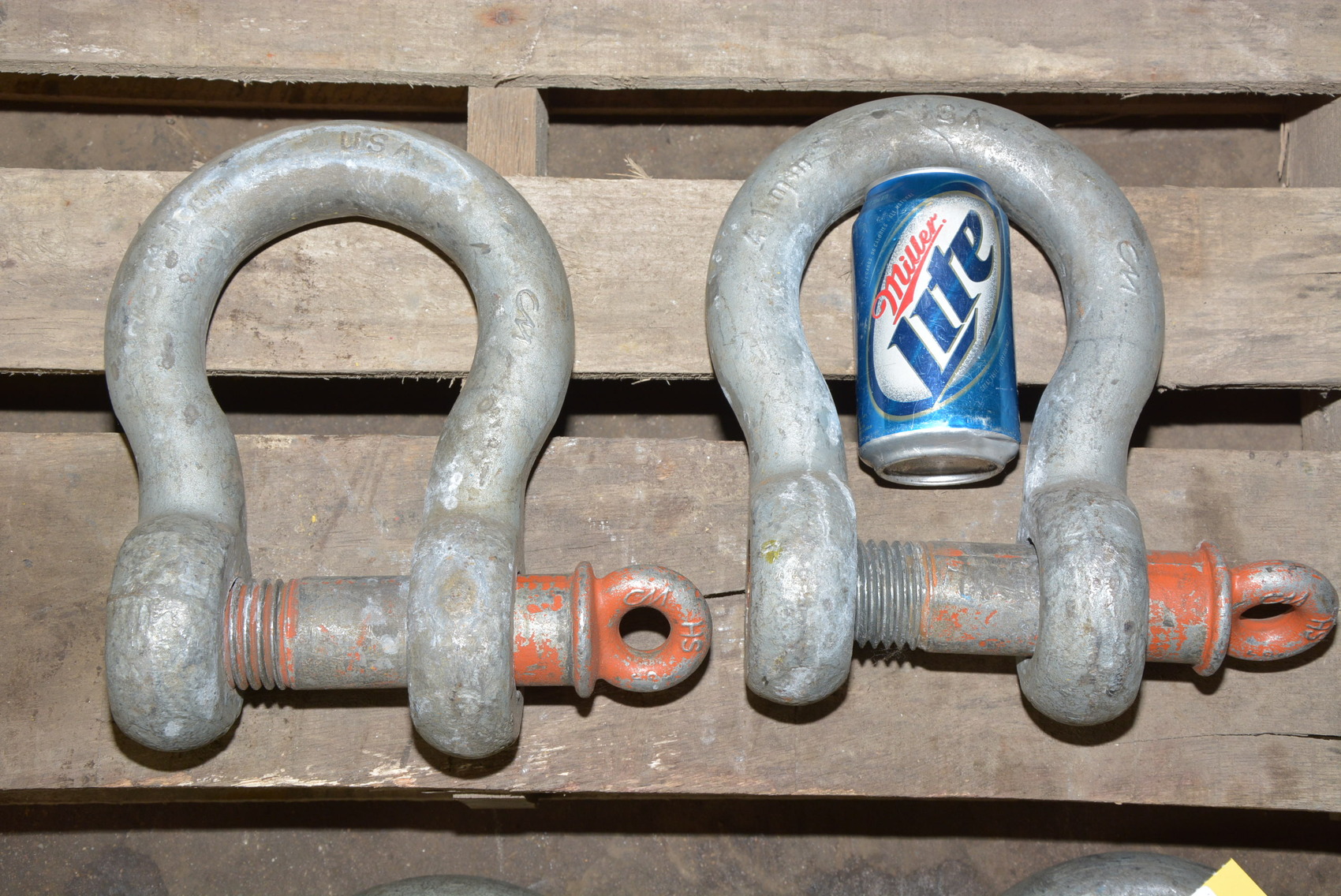 ONE CM Hoist 20-Ton(40,000 Lb.)Lifting Eye SHACKLE ,1-3/4"Dia.Pin