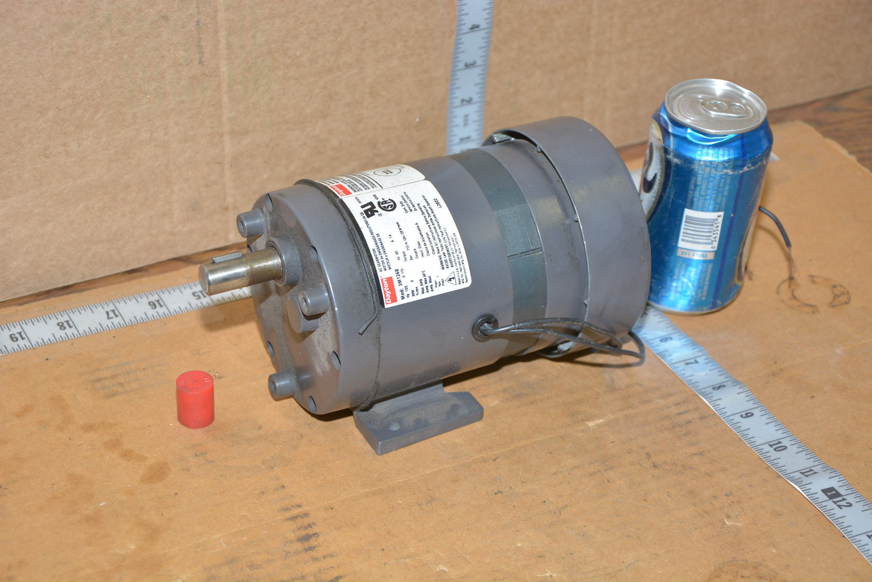 Dayton 3M126B AC GearMotor;1/20 HP;115V;60Hz;1.4A;6 RPM