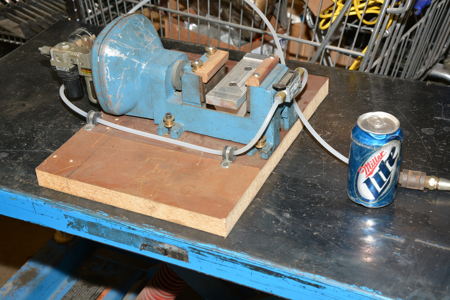 Speedy AR60 Air Vise;2-7/8"width;2-1/2"max opening pneumatic