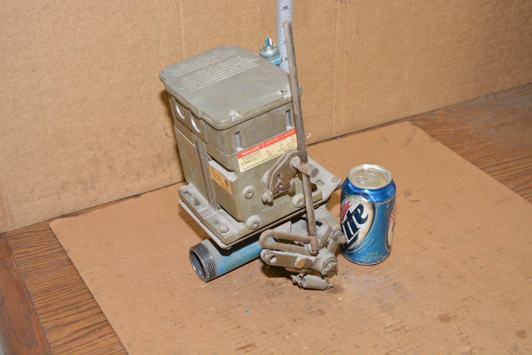 Honeywell Modutrol IV motor M7284A1004;90 deg;30 sec;29 VA