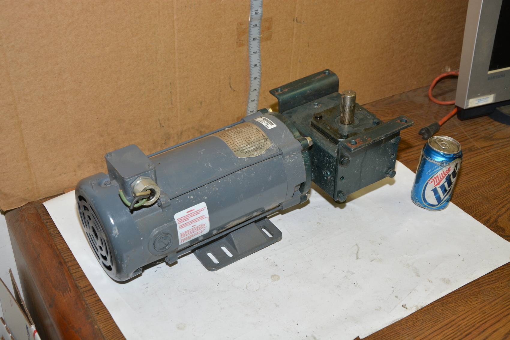 Flexaline gear box VLM01175-2 ratio 10:1 w/Boston electr.DC motor.1HP