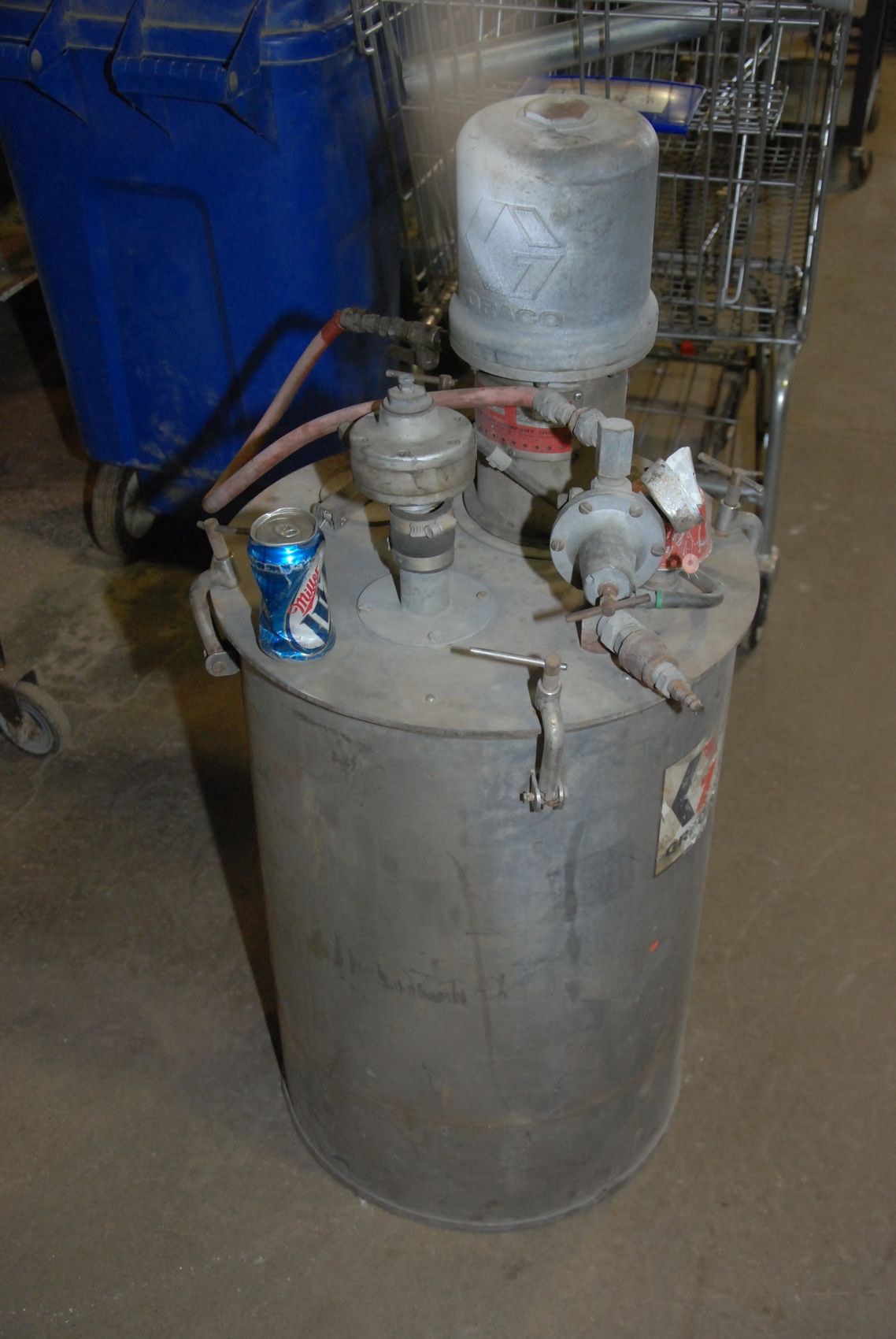 Graco paint pneumatic drum;w/pump and mixer;20Gal tank