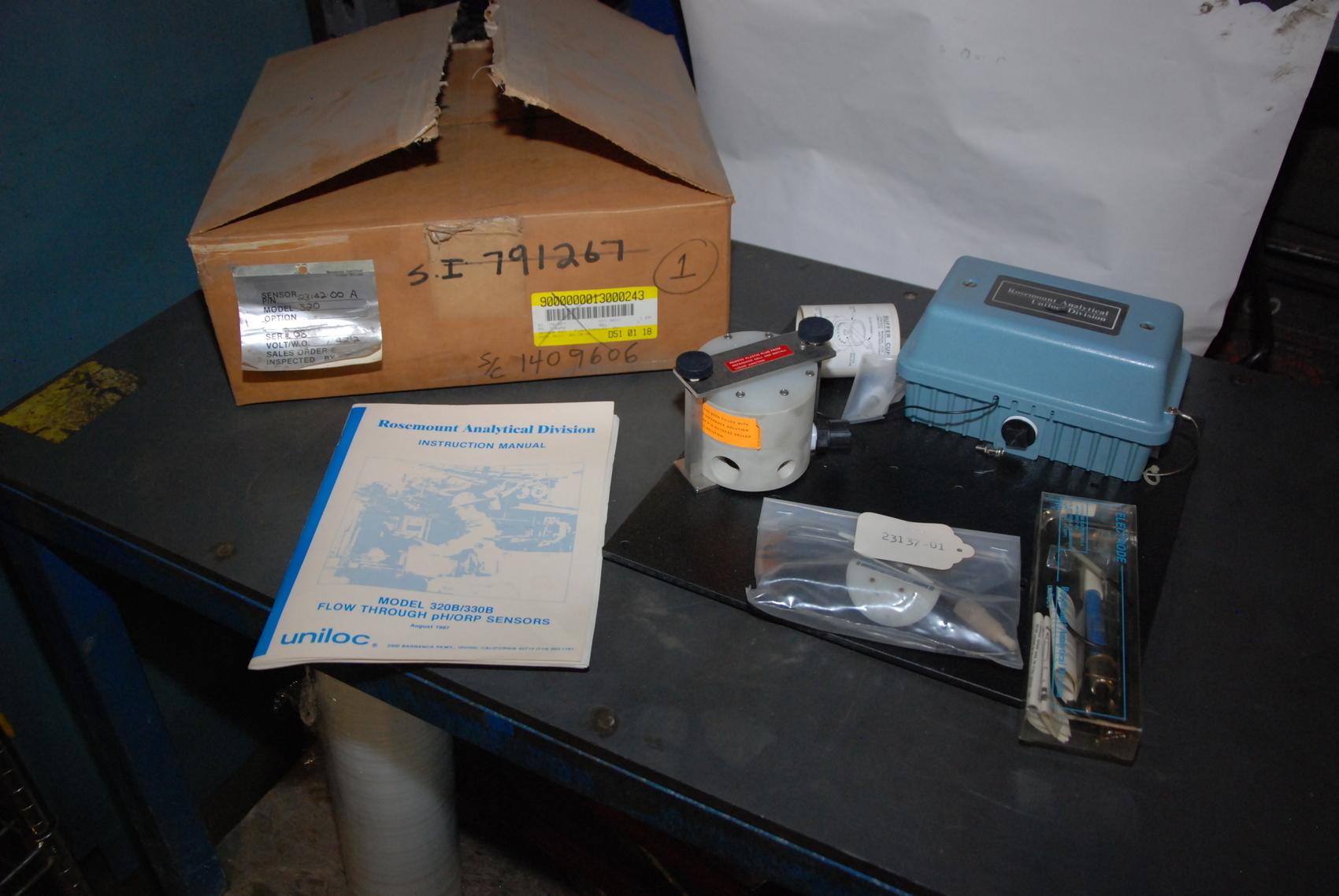 NEW ROSEMOUNT ANALYTICAL 320 FLOW THRU PH SENSOR+ELECTRODE AND CABLE