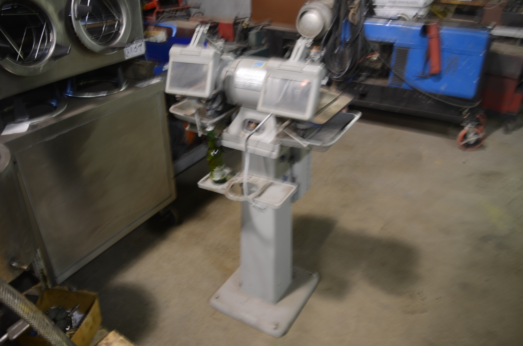 ProCut 6"Carbide tool Grinder on stand;Single phase;3450 RPM;1HP