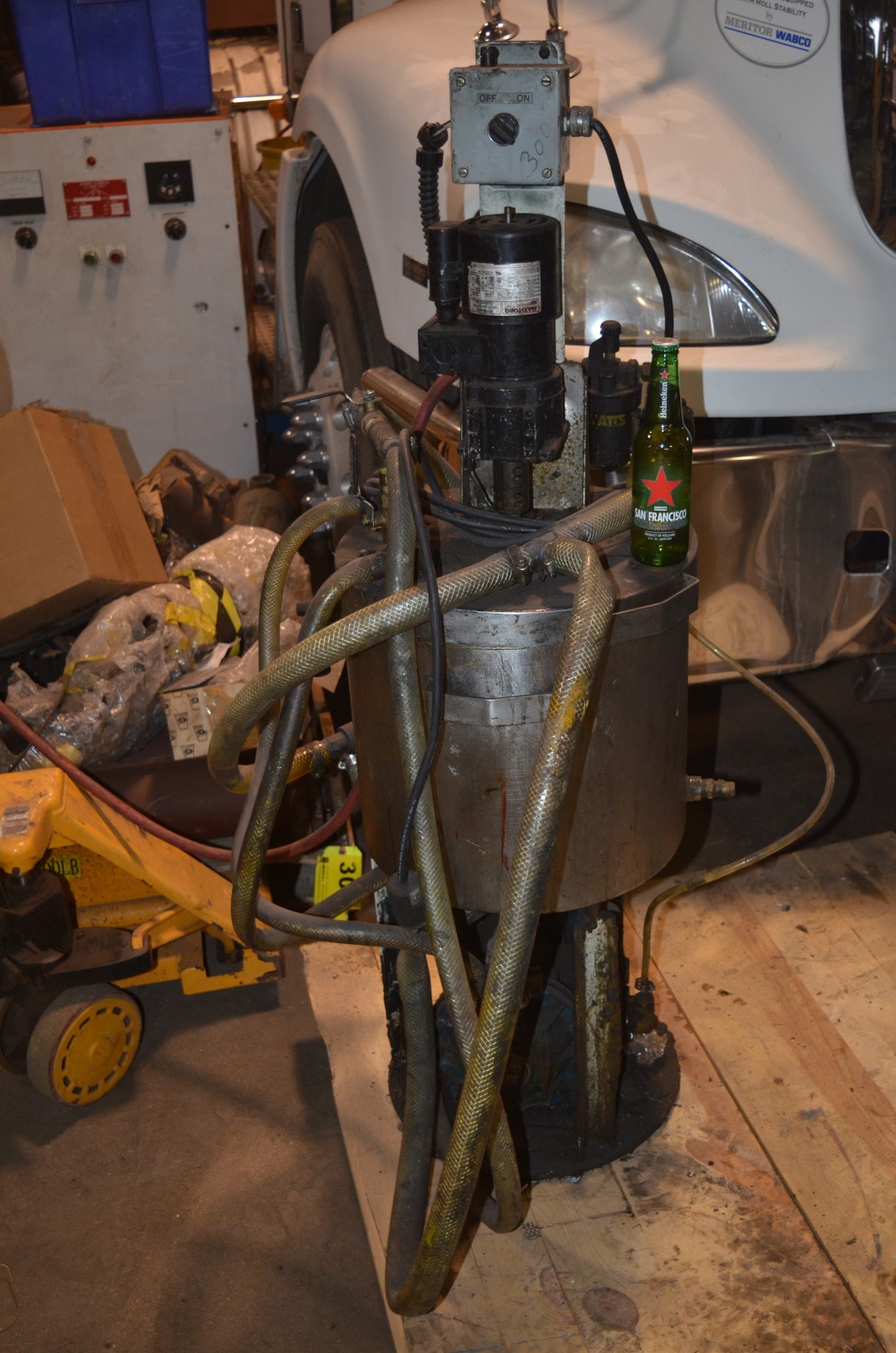 5 GAL stainless jacketed mixing tank paddle diaphragm pneumatic pump