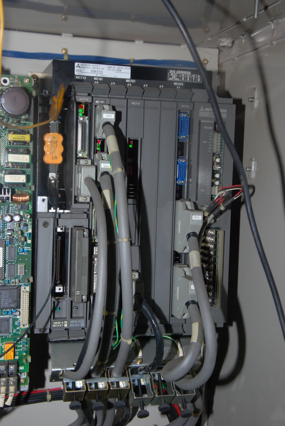 Mitsubishi MELDAS FCA 3V25M CNC PLC MC431/435 MC712 MC161 MC721 MC323