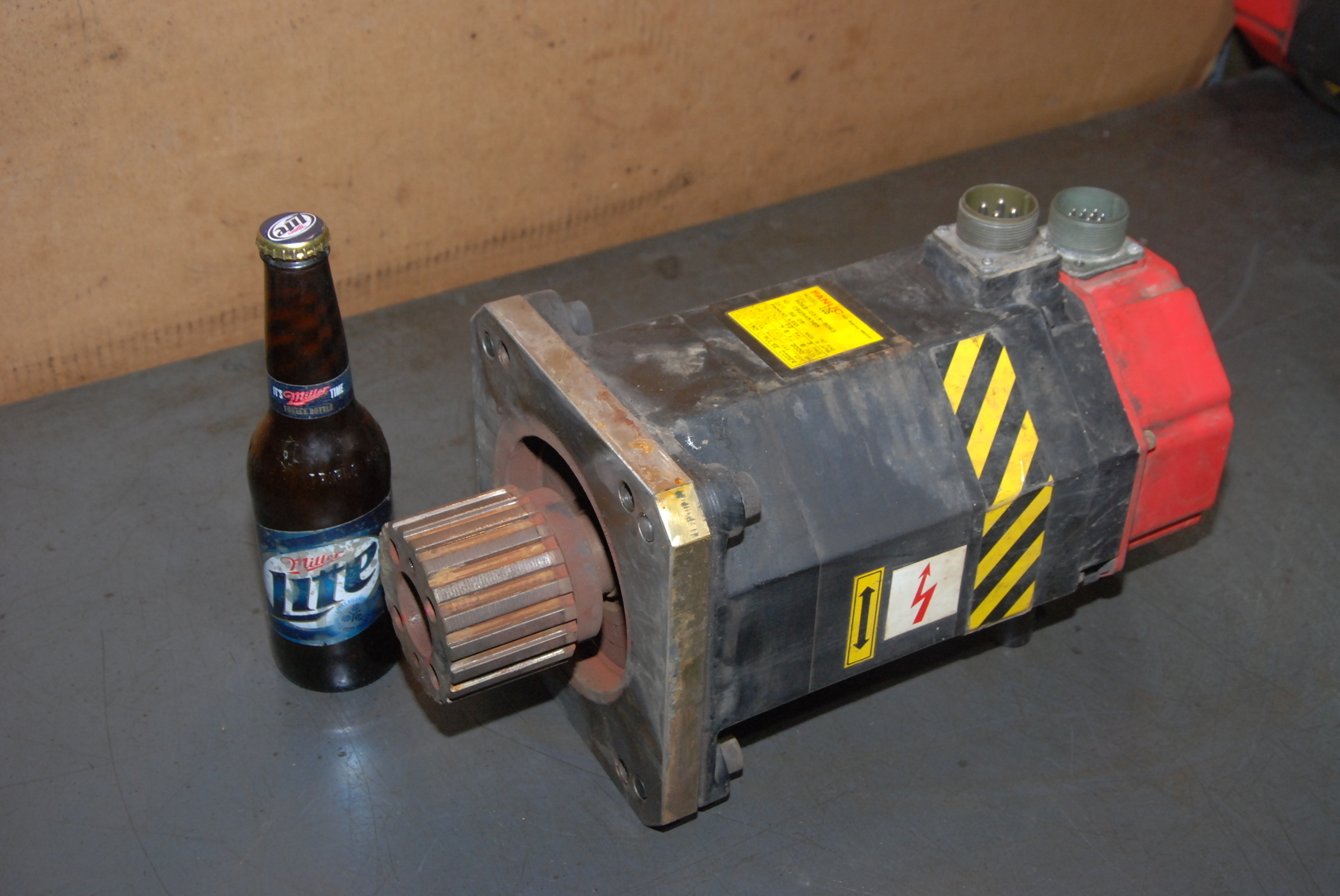 fanuc red cap ac servo motor model 10s a06b-0315-b063