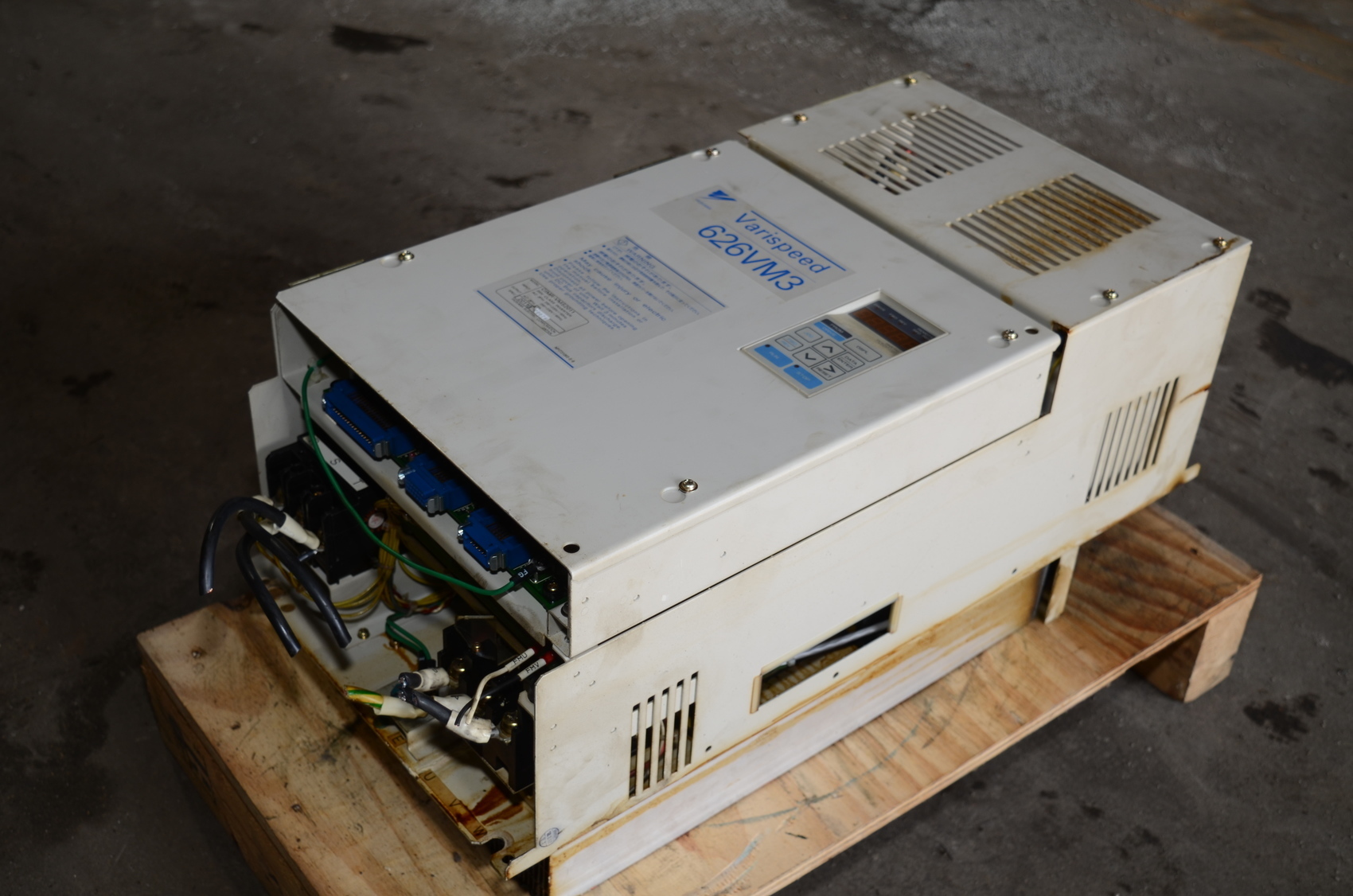 YASKAWA SPINDLE DRIVE VARISPEED 626VM3