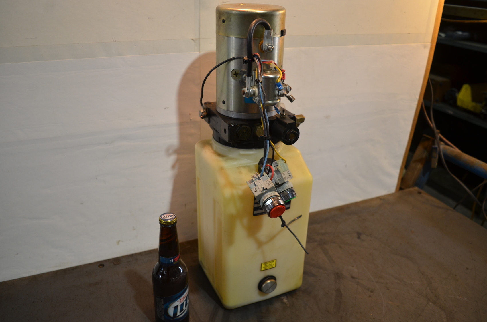 Fenner Fluid Power Electric Auto Car Lift Hoist 1787-AC,DB-1127A