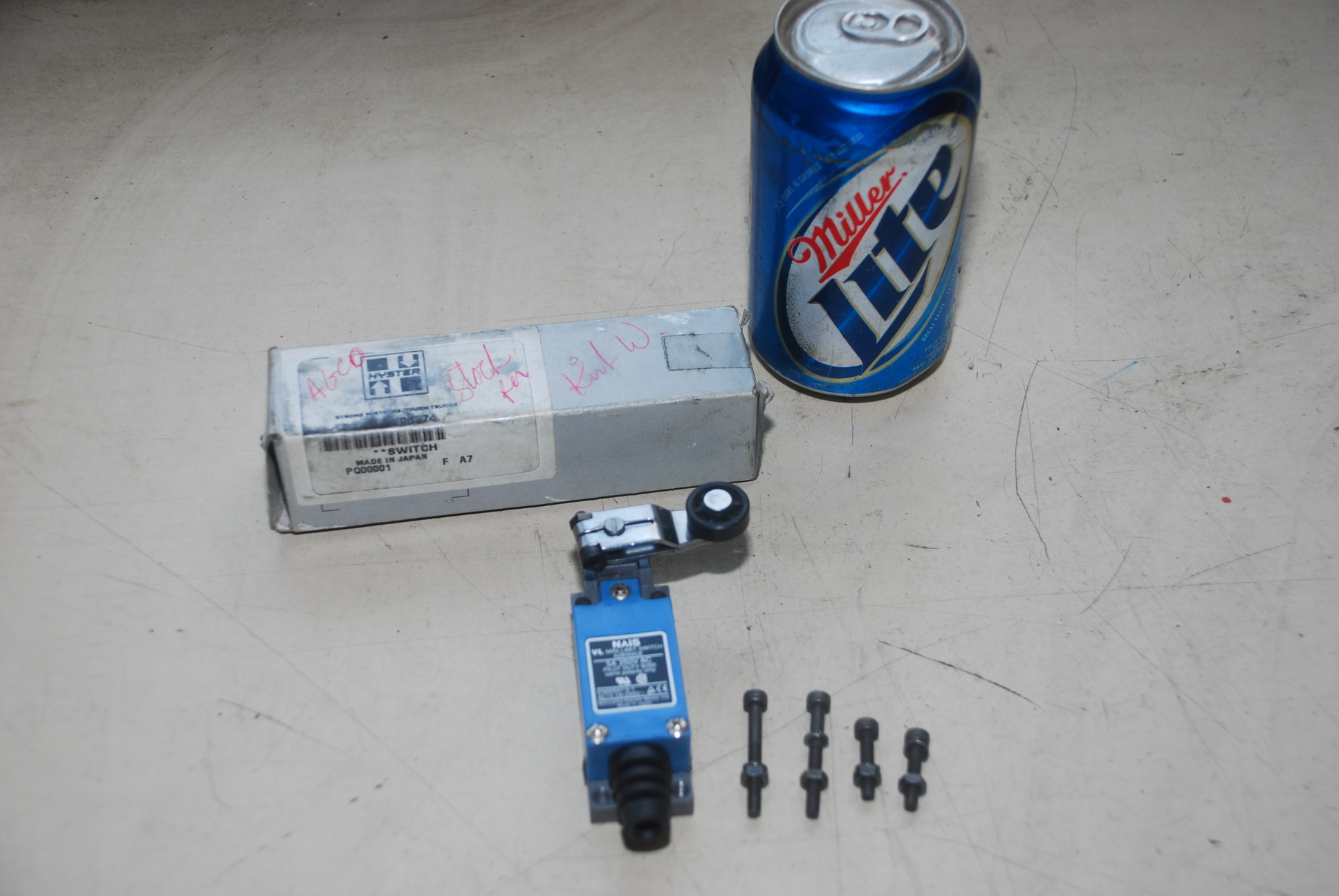 NEW, Hyster Forklift NAIS Mini Limit Switch AZ8104CE 5A 250V AC