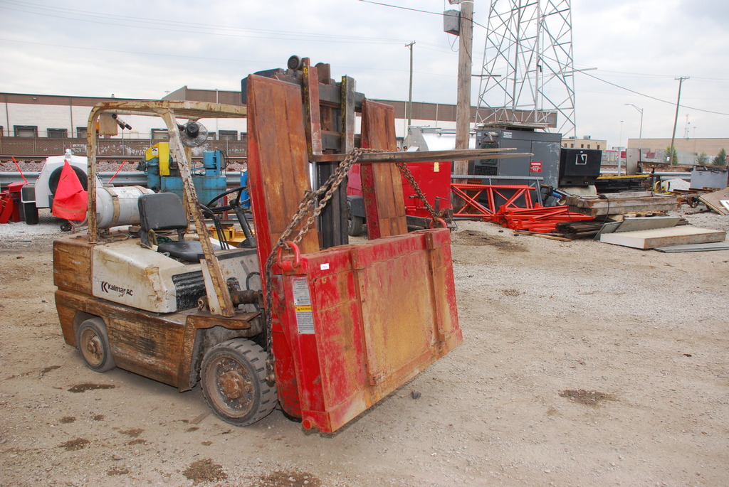 HAWKEYE PIPEMASTER MODEL 206, 20,600 lbs CONCRETE PIPE UNLOADER