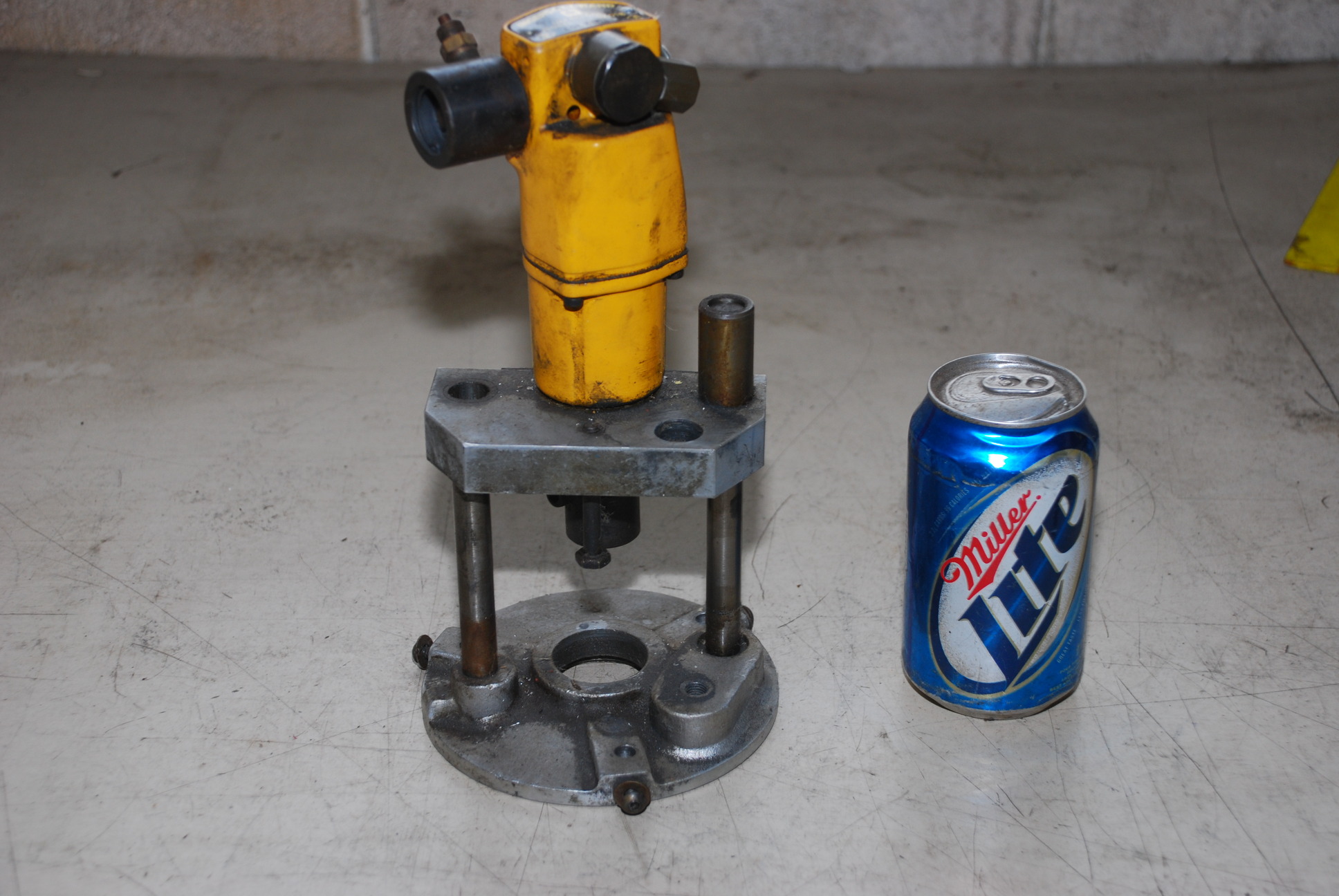 Ingersoll Rand 1701B Power Drawbar, Lagunmatic 320 CNC collet closer