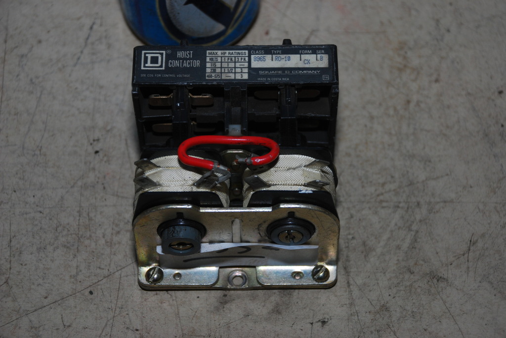 SQUARE D REVERSING HOIST CONTACTOR CLASS 8965 RO-10 CX B