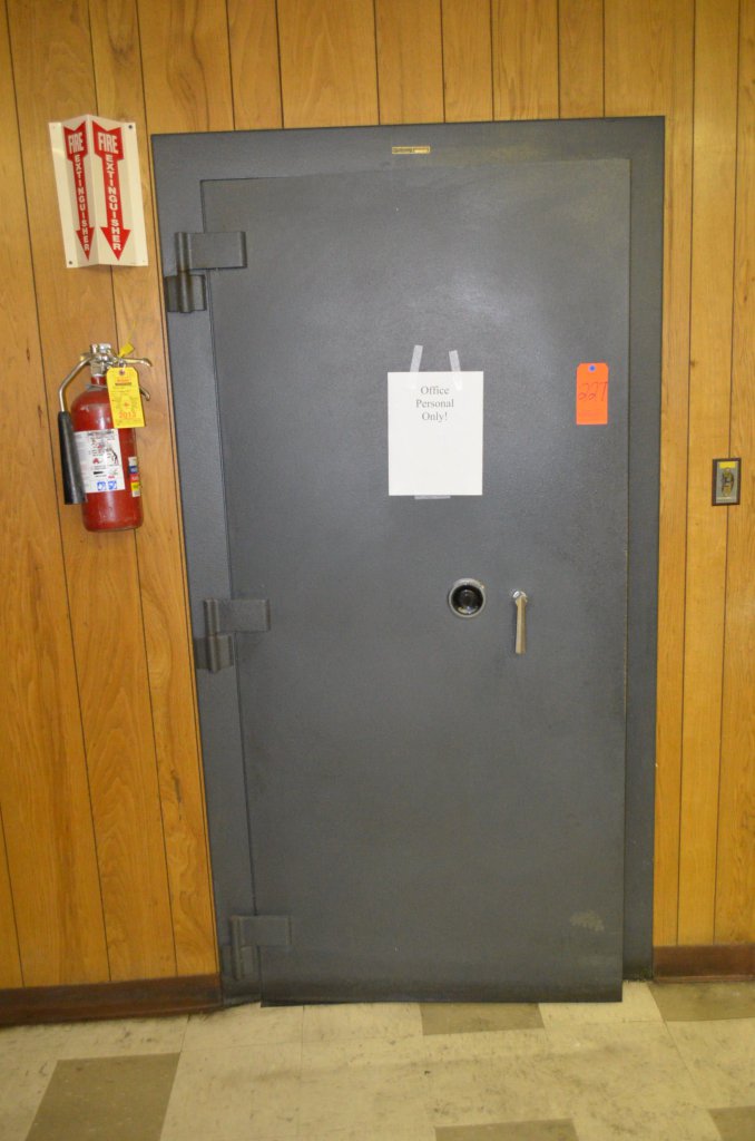 SUPER SECURE SCHWAB BANK VAULT SAFE DOOR WITH COMBINATION LOCK
